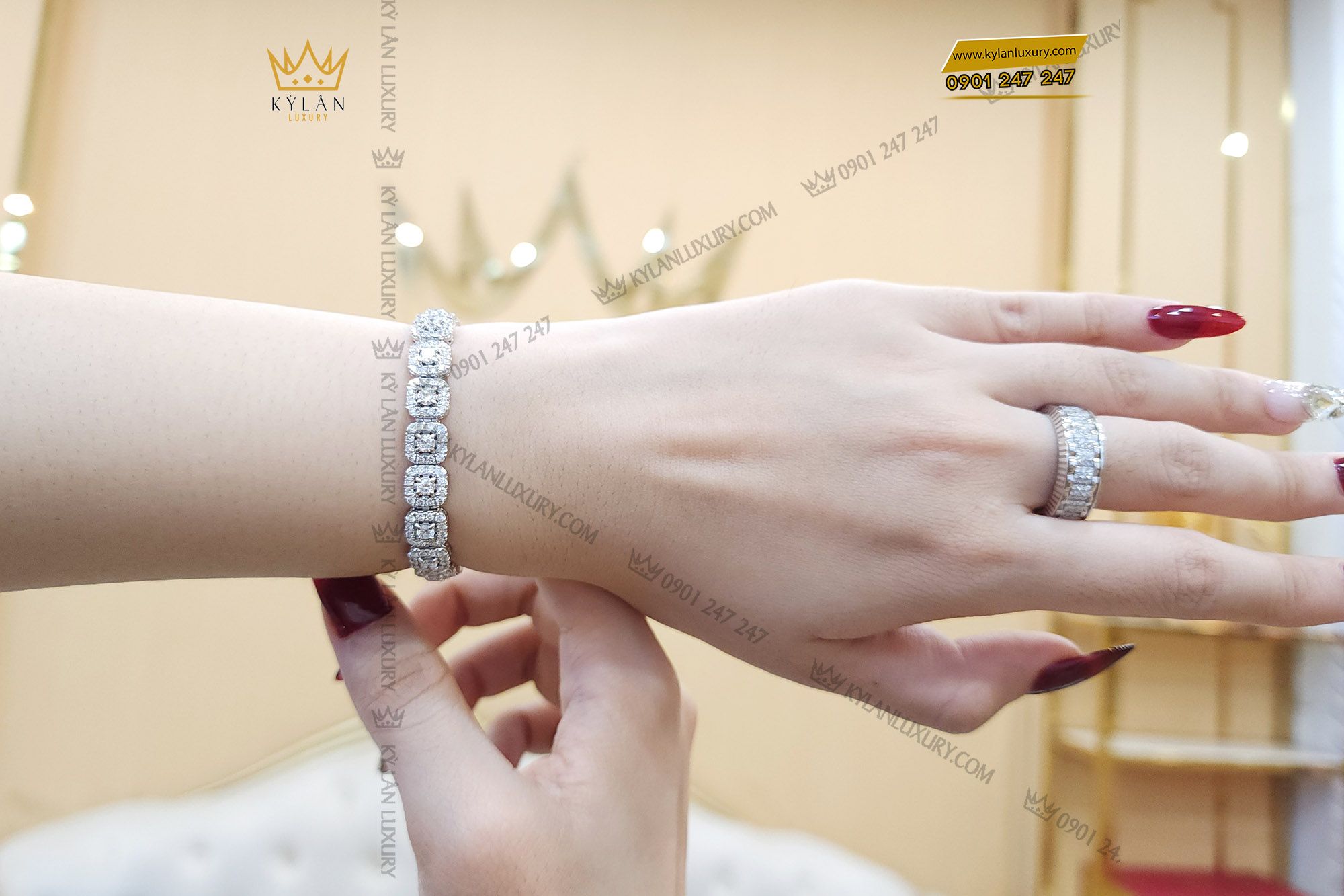 Lắc tay Tennis vàng nguyên khối 18k Au750 đính full kim