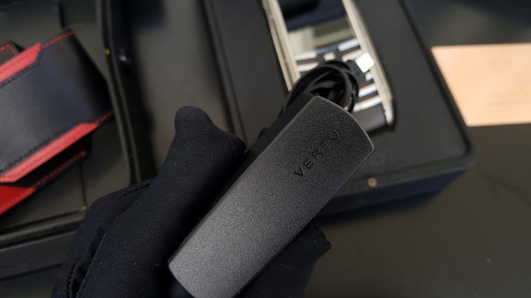 Vertu Ascent Ti Ferrari Limited Red - Kỳ Lân Luxury
