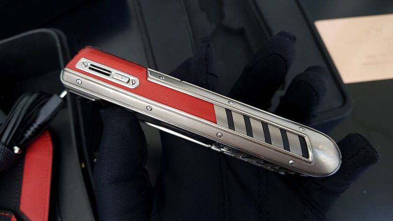 Tìm hiểu về dòng điện thoại Vertu Ascent Ti Ferrari Limited Red - Kỳ ...